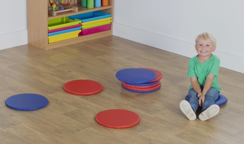 Pros and Cons of 5 Types of Storytime Seating for Preschoolers